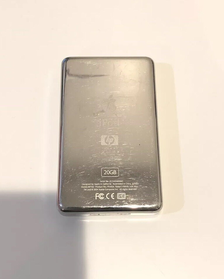 Apple iPod Classic 4th Generation White - HP Invent (20 GB) PE435AABA ...