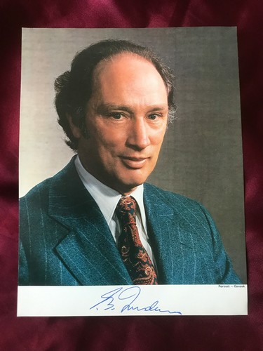 Autograph PIERRE TRUDEAU (†2000)-15th Prime Minister CANADA-handsigned ...