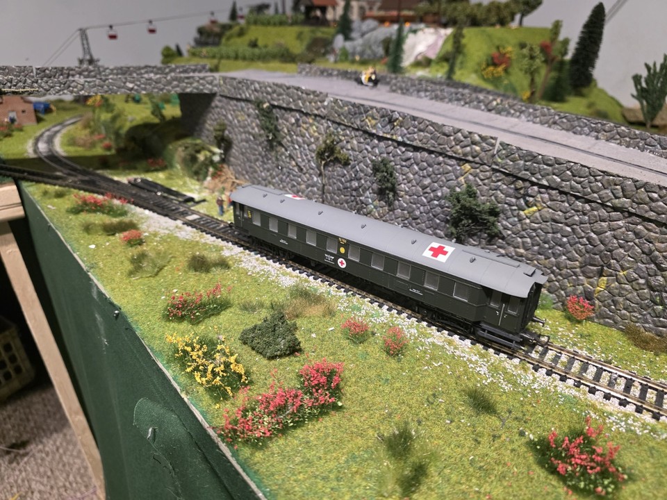Liliput DRG Red Cross Car HO Scale DC | eBay