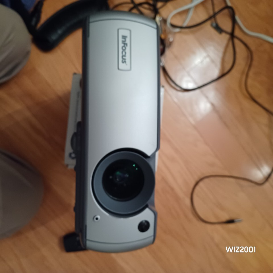 Infocus LP640 DLP Projector 2200 LM 16:9 1400x1050 181 Lamp Hours ...