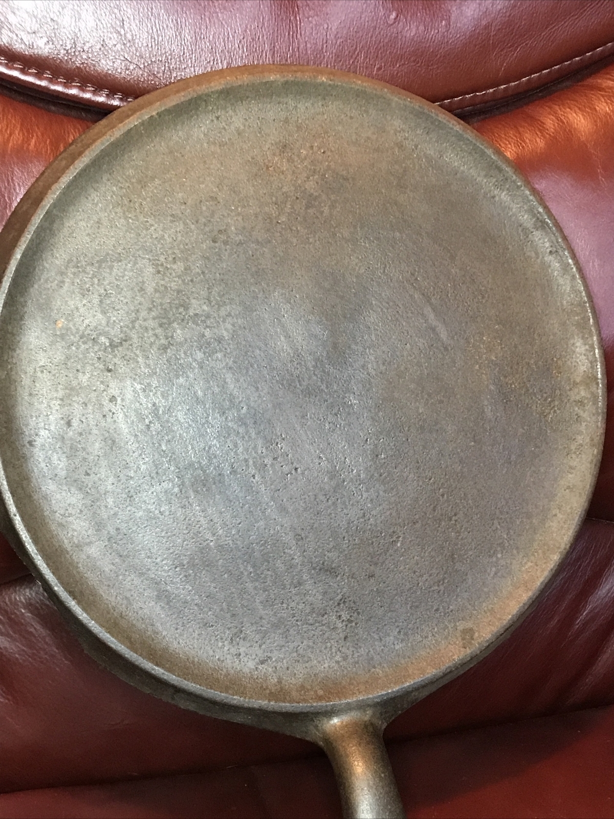 GRISWOLD CAST IRON #7 GRIDDLE 607 LARGE BLOCK LOGO - Chunk Missing On ...