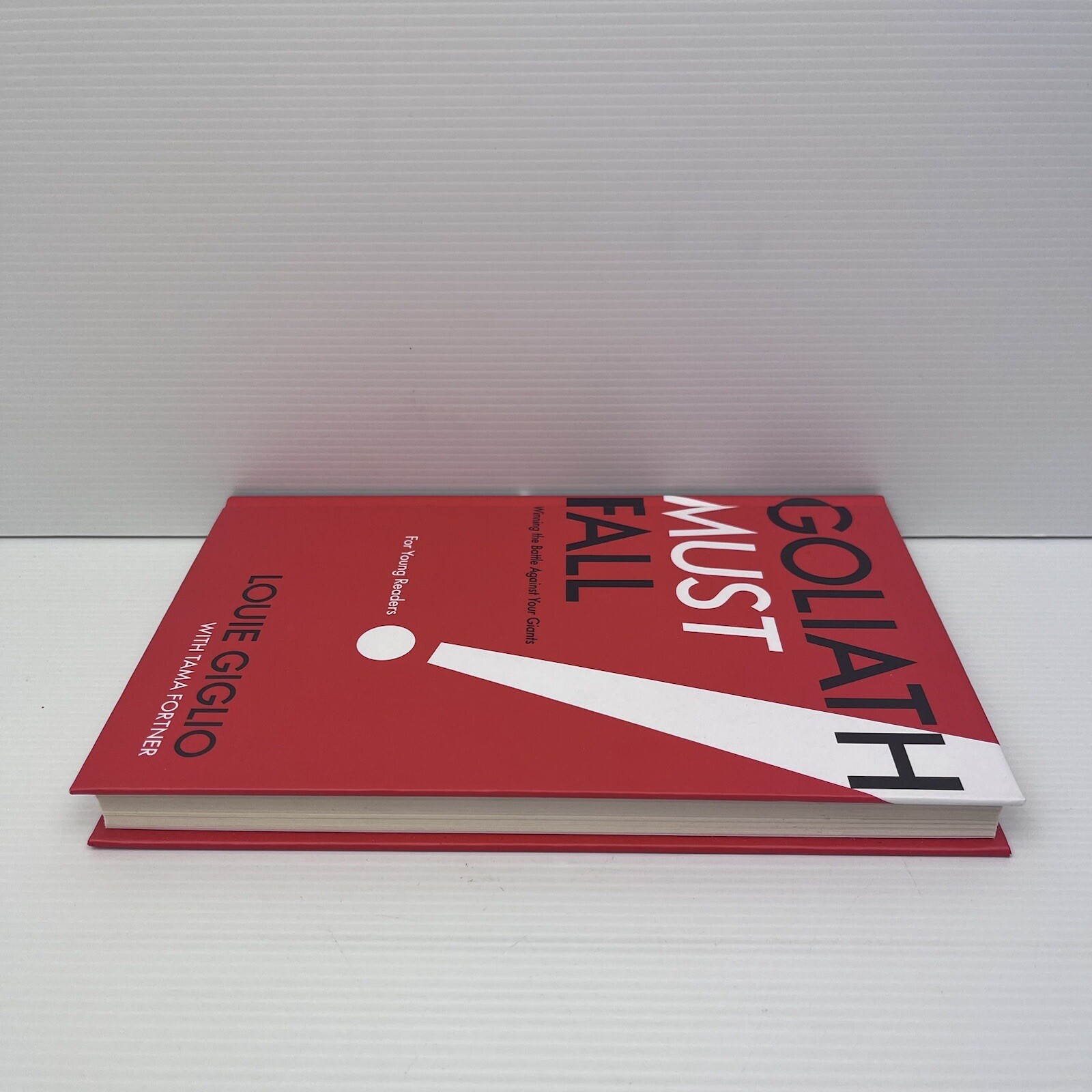 Goliath Must Fall for Young Readers: Winning the Battle By Louie Giglio ...