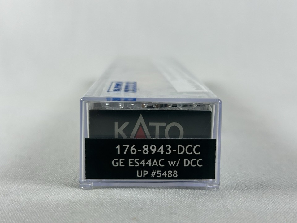 N Scale Kato DCC Equipped Union Pacific ES44AC #5488 Brand New | eBay