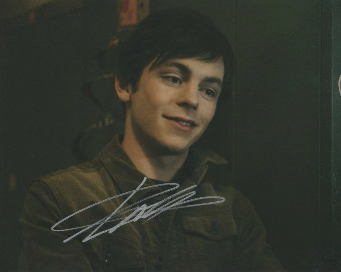 Ross Lynch Autograph Signing