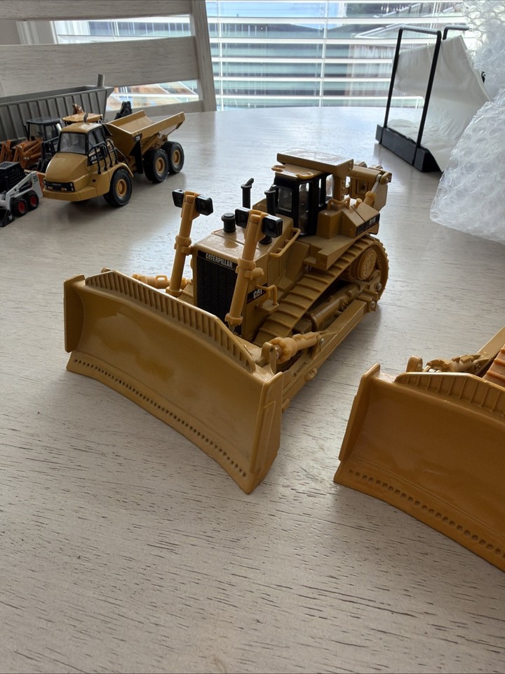 1:50 Cat D11r - Norscot | eBay