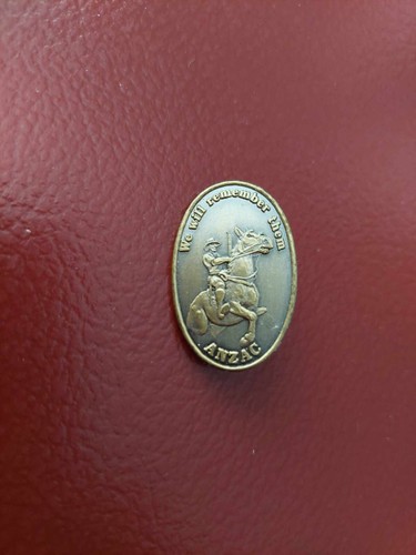 Anzac We Will Remember Them Brass Colour Pin / Badge | eBay