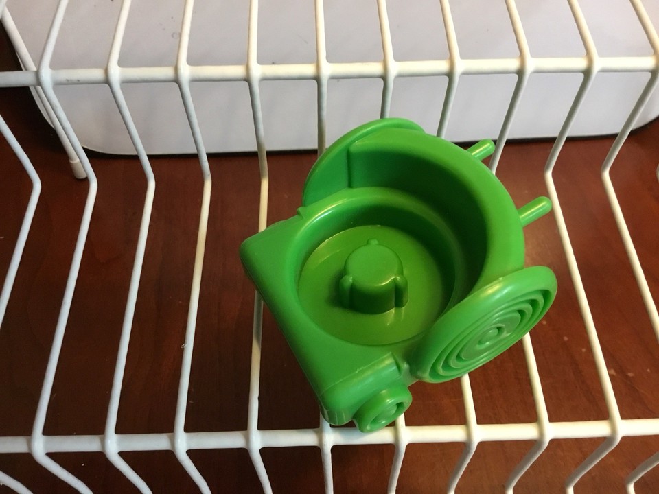 Fisher Price Little People Figures Maggie’s Green Wheel chair ...