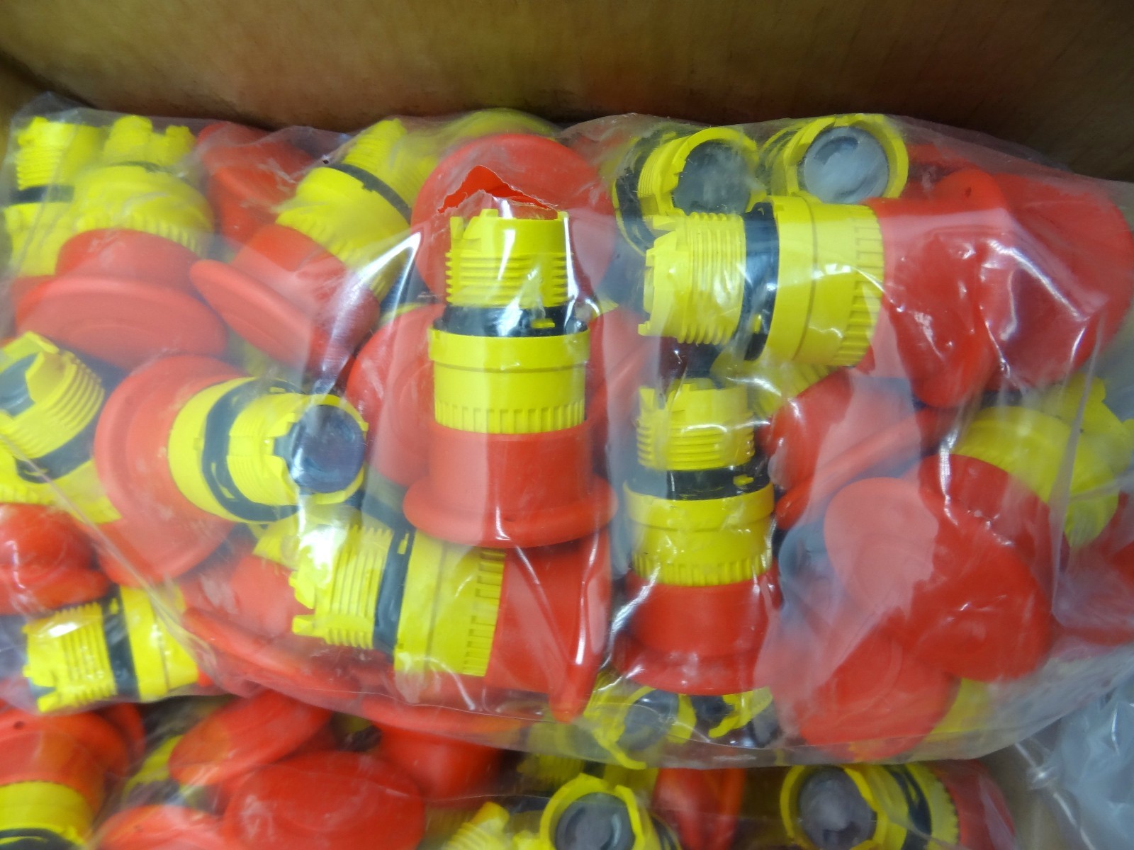 LOT OF 50 ZB5AT84 Schneider Electric Emergency Stop Button Operator Red ...