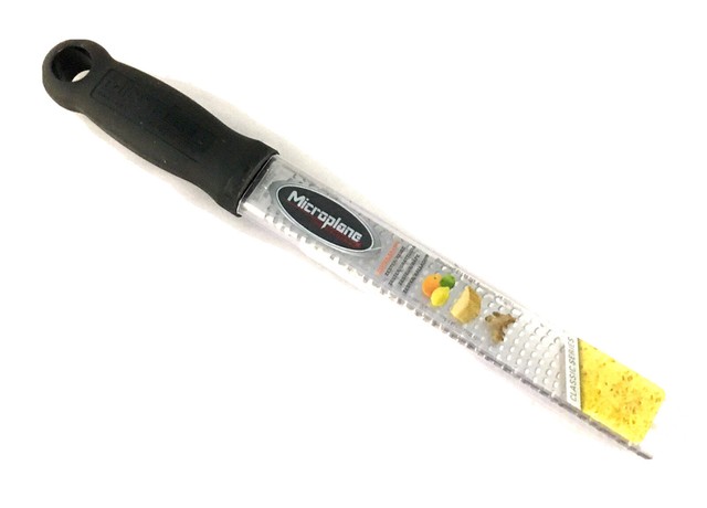 Microplane 40020 Classic Fine Zester Grater Black Plastic Handle Cover ...