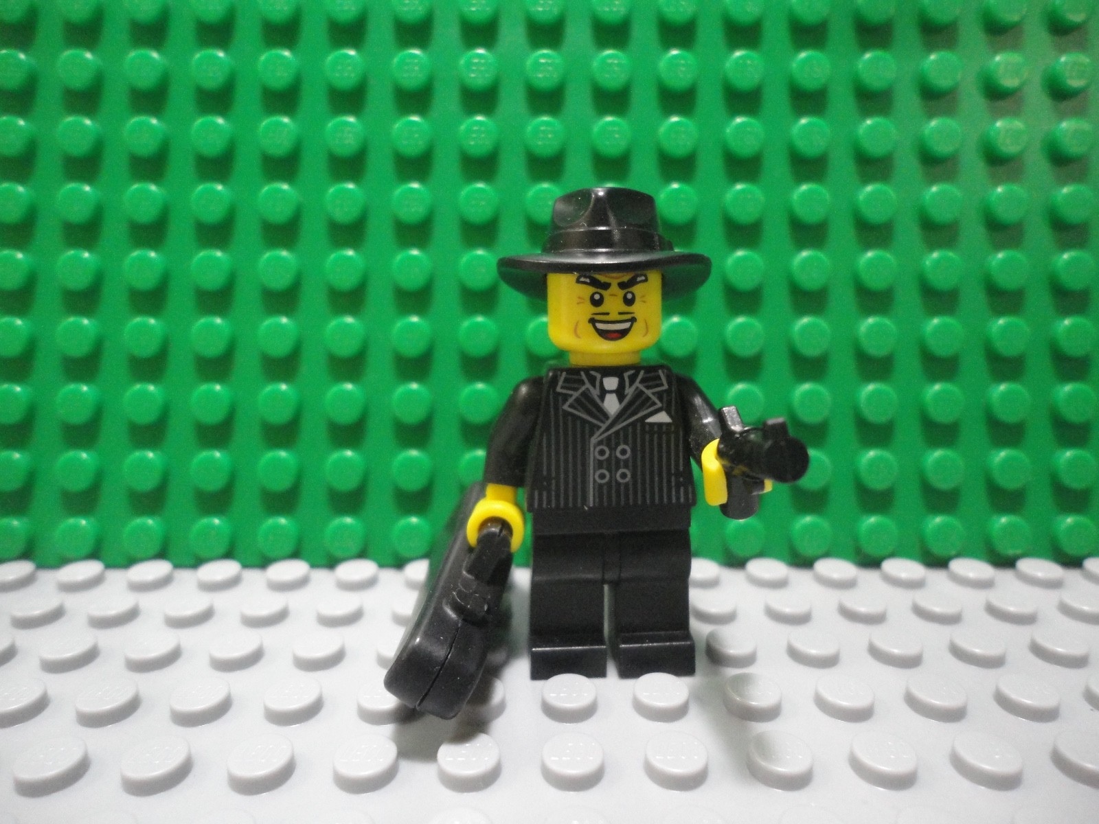 Lego mini figure Gangster 8805 Series 5 | eBay