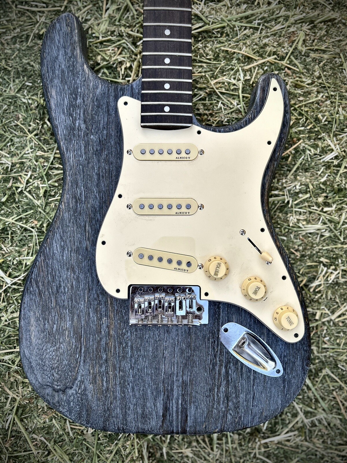 Silver Barned Pistols Crown Barncaster Strat GUITAR BODYONLY PARTCASTER ...