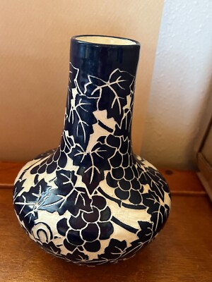 Beautiful Ken Tracy Pottery Signed Carved Blue & White Grape Leaves ...