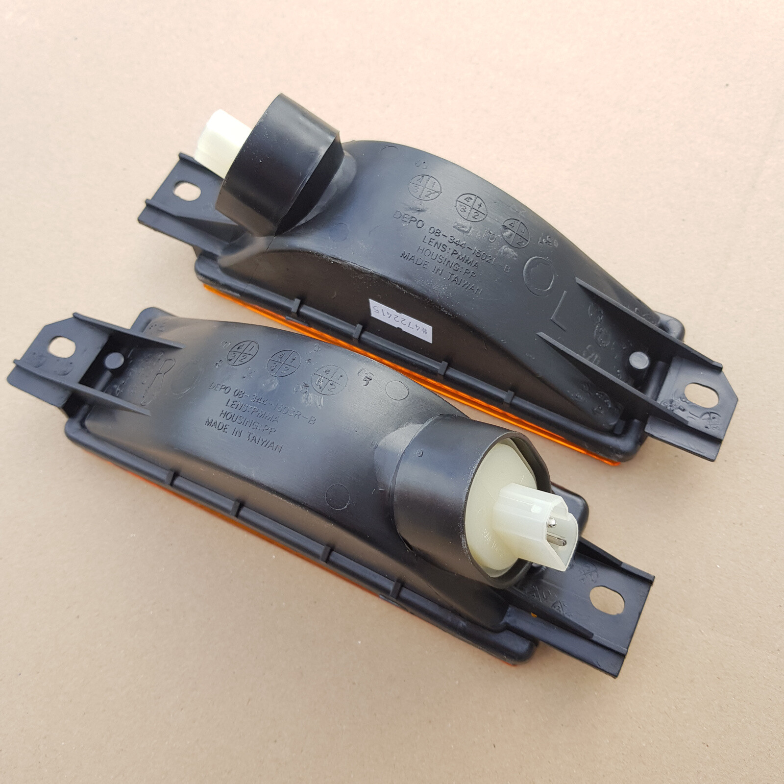 BMW E30 Turn Signal Indicators Light Front Bumper Corner Parking Lights ...