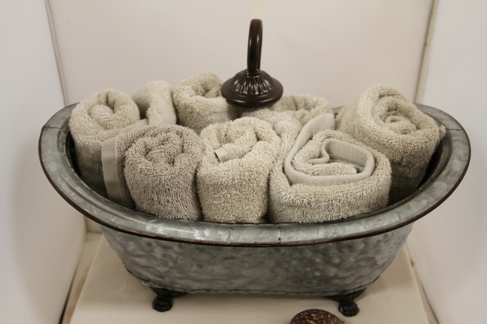 Unique Farmhouse Bathroom Tub Gift Display Old Fashion Tub Shape ...