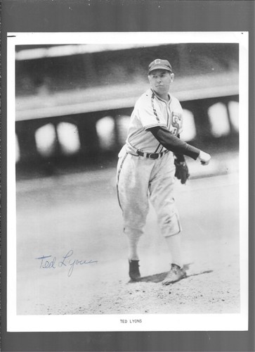 BLUE BALL POINT AUTO! Ted Lyons Signed 8 x 10 B&W OLD Photo White Sox ...