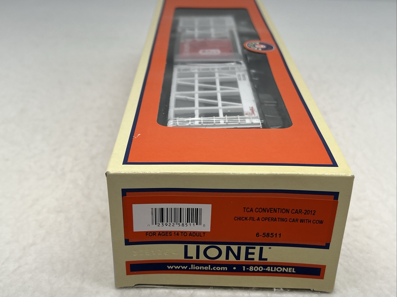 Lionel 6-58511 TCA 2012 Convention Chick-Fil-A Operating Car w Cow O ...