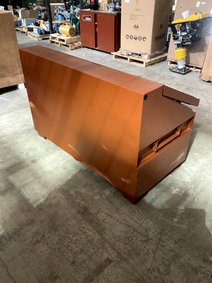 CRESCENT JOBOX 1-680990 Slope-Lid Jobsite Box Padlockable 60 x 30 x 39. ...