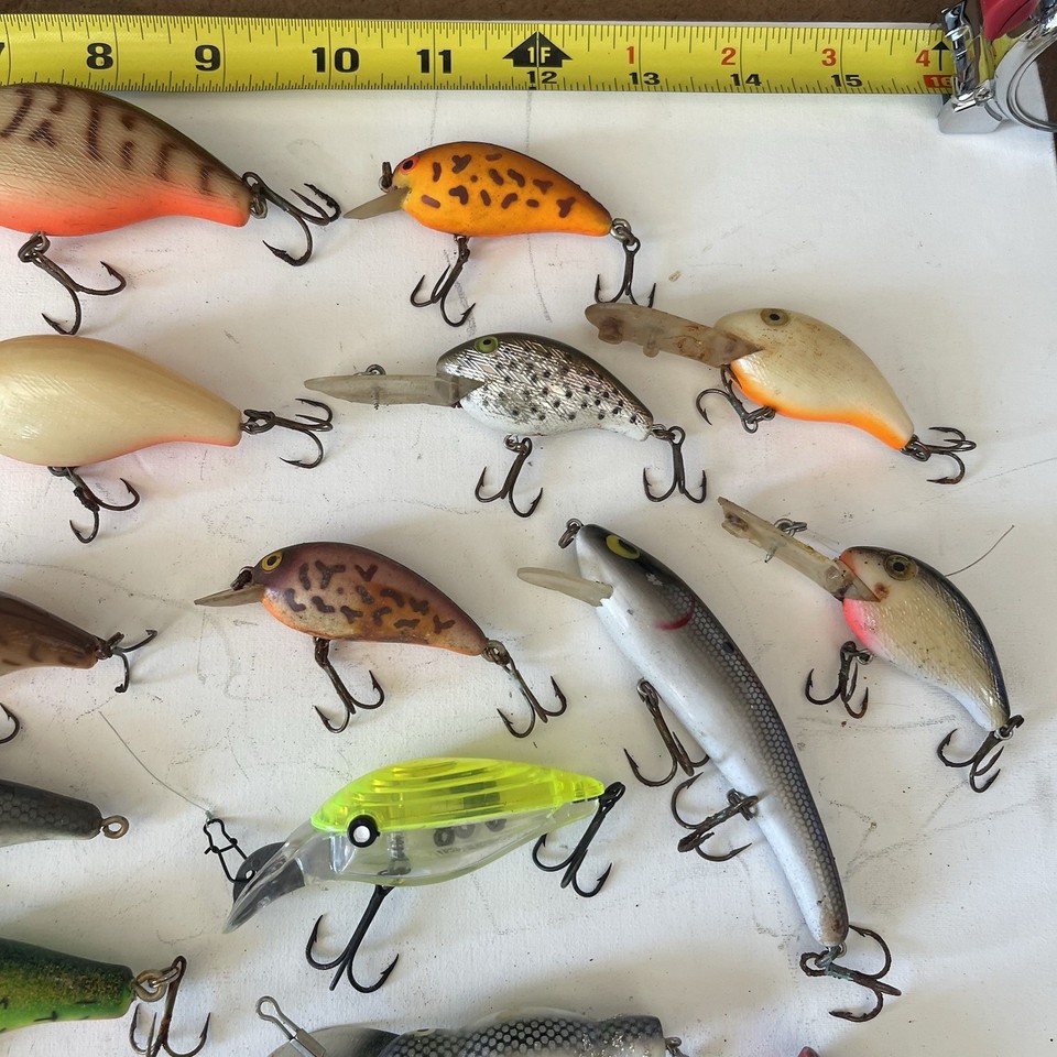 Lot 22- Plugs & Fishing Lure Assortment | eBay