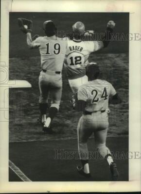 1975 Press Photo Astros' Doug Rader picked off on steal to 2nd by Expo ...