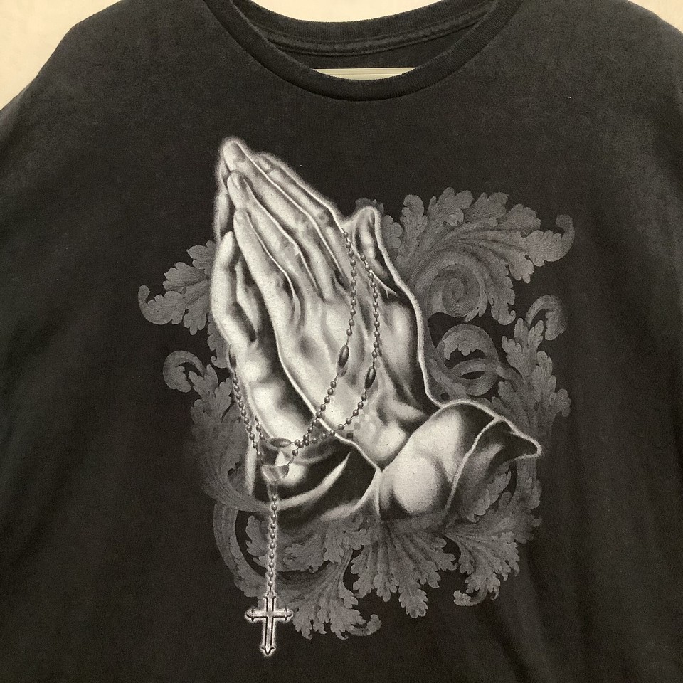 Fifth Sun Apparel Black T-Shirt Cotton Y2K Praying Hands Rosary Beads ...