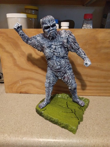 X-Plus 30cm War of the Gargantua's SANDA monster model horror figure ...