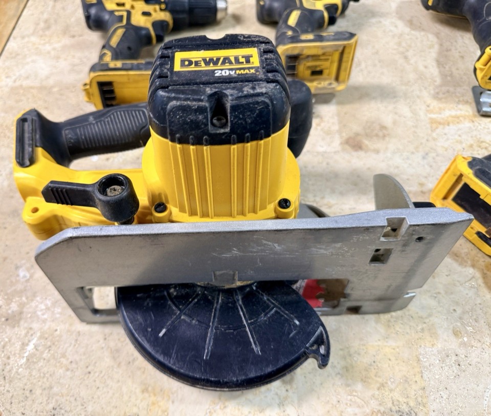 Large Lot Of DEWALT 20V MAX Cordless Power tools Look 👀 | eBay