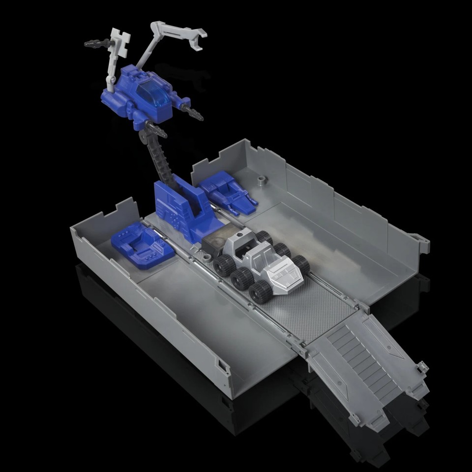 Optimus Prime Transformers 40th Anniversary G1 Retro Reissue Action ...