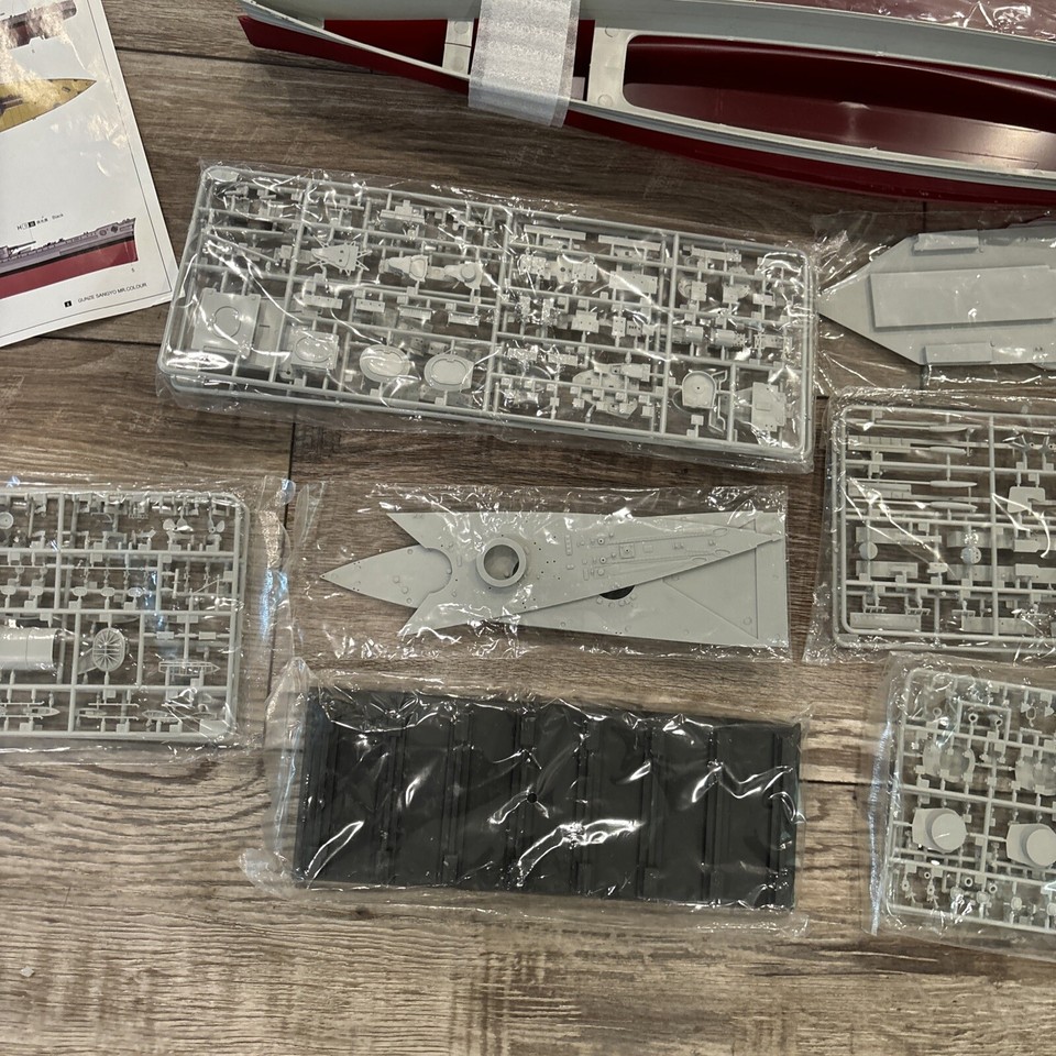 Trumpeter 05302 Royal Navy HMS Hood Battle Cruiser Static Model Kit 1/ ...