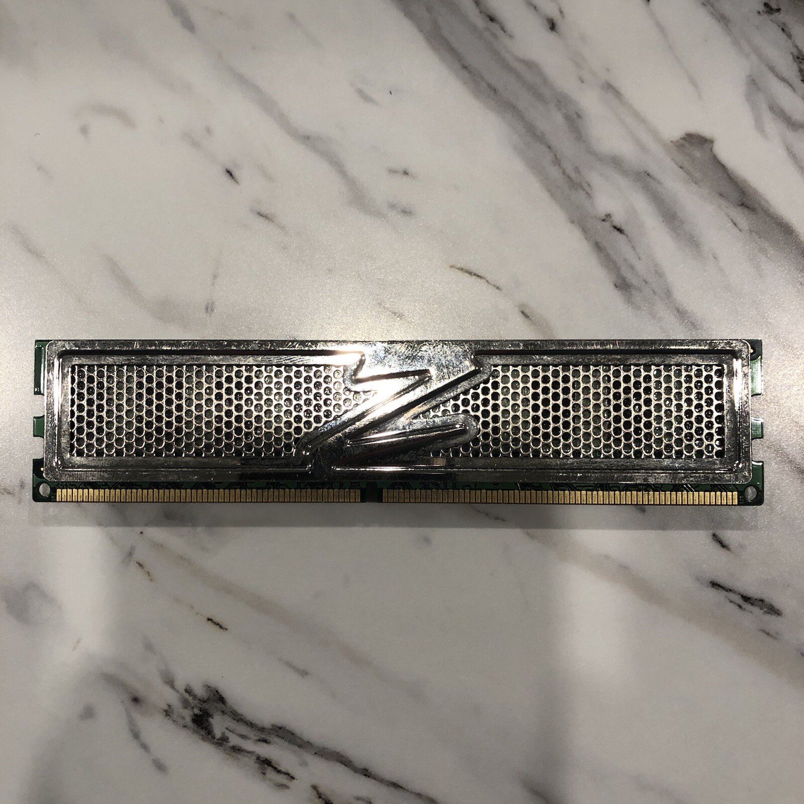 OCZ Technology PC2-8500 (DDR2-1066) 4 GB DIMM 1066 MHz PC2-8500 DDR2 ...