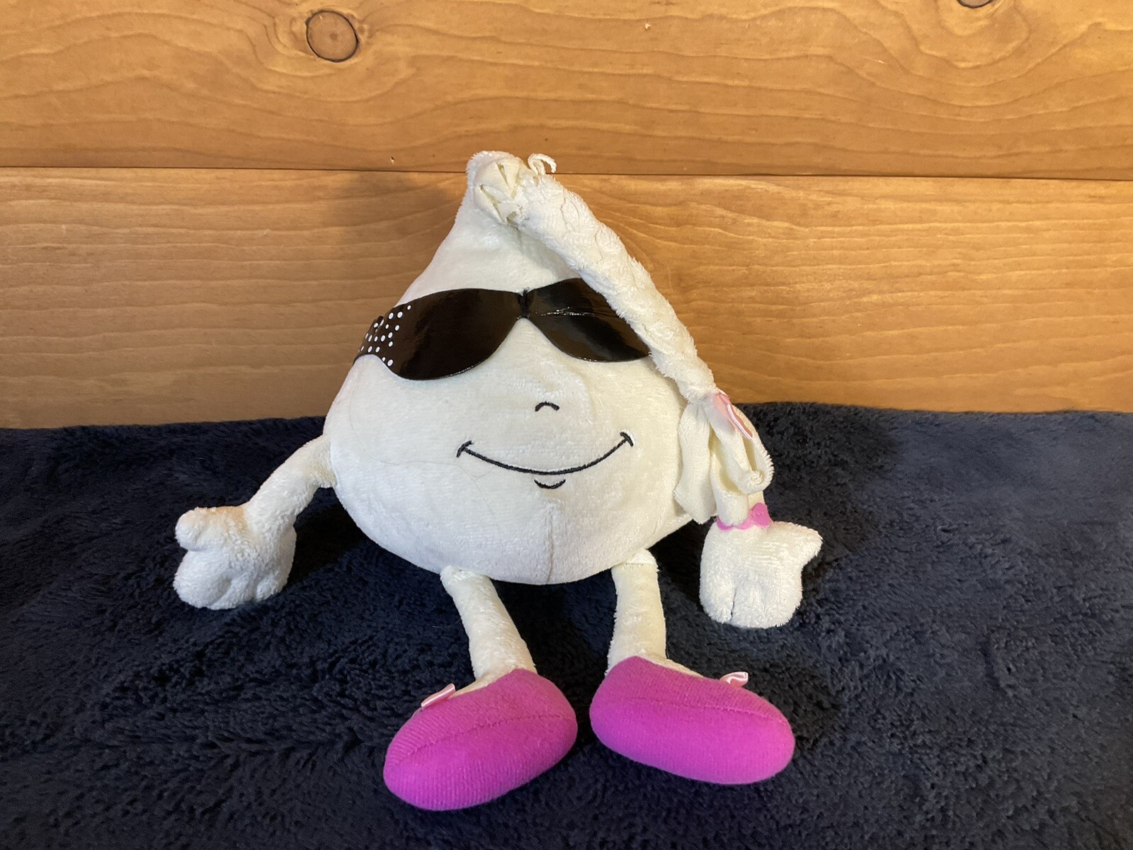 Gilroy Garden Garlic Plush Girl Sunglasses Pink Bow Shoes Bracelet ...