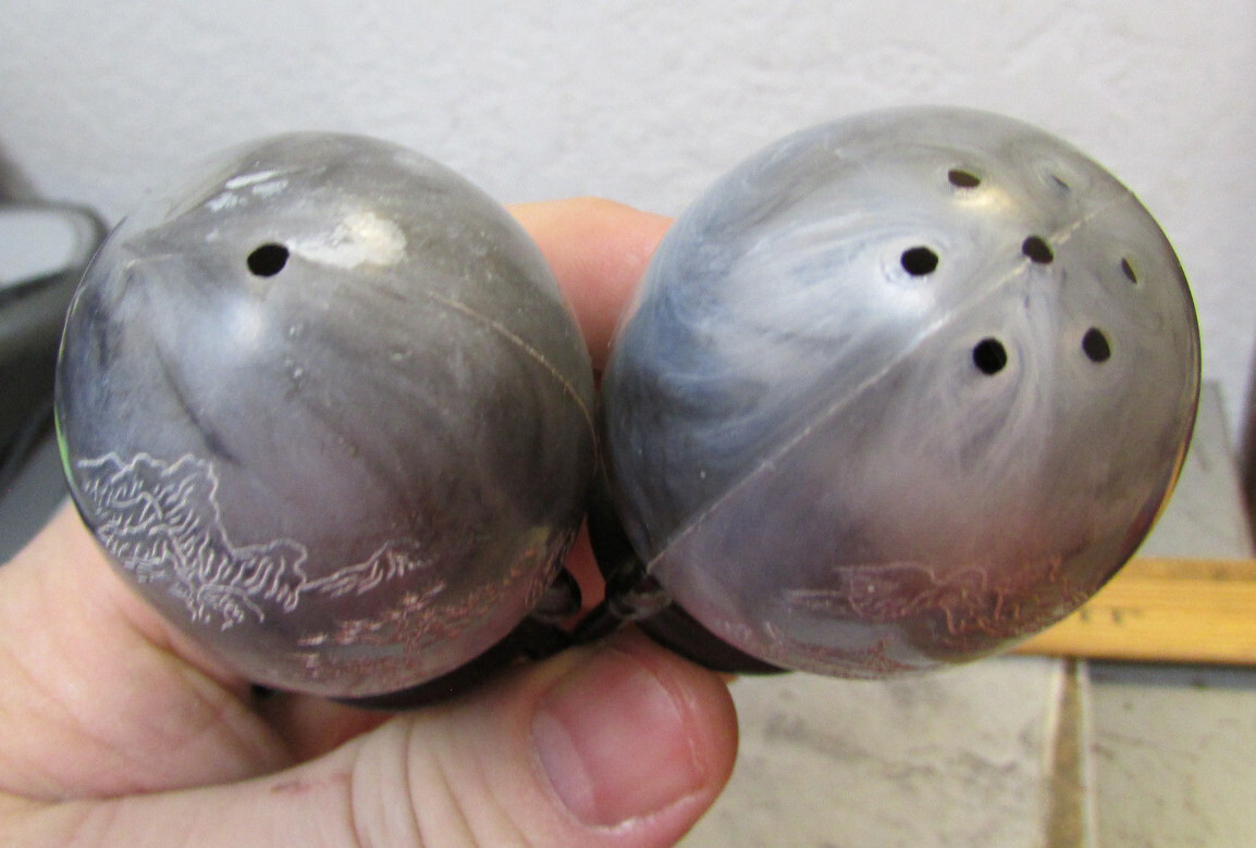 vintage Egg Shape plastic Oriental theme salt & pepper shakers Made in ...