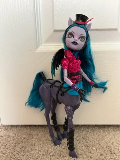 Freaky Fusion Monster High Avea Trotter