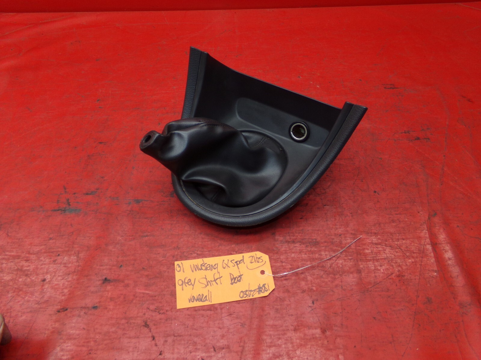 01-04 FORD MUSTANG 5 SPEED MANUAL SHIFTER SHIFT BOOT BEZEL TRIM OEM ...
