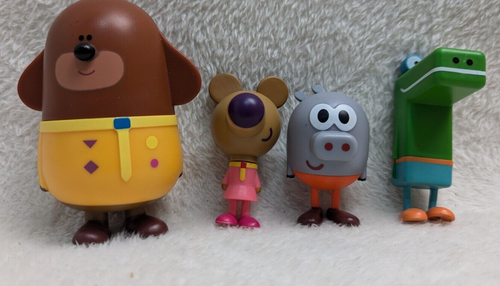 Hey Duggy figures bundle Happy (crocodille) Norrie (mouse) Roly Duggee ...