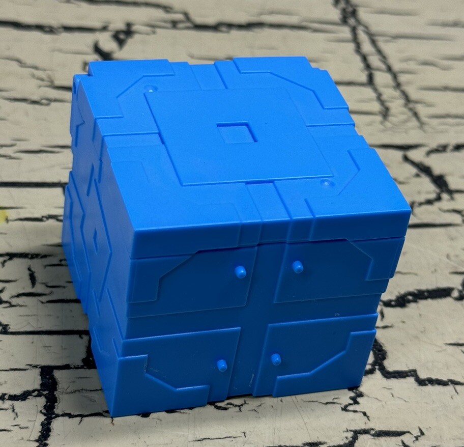 Roblox Series 9 Heroes of Robloxia Neon Overdrive Toy Action Figure in ...