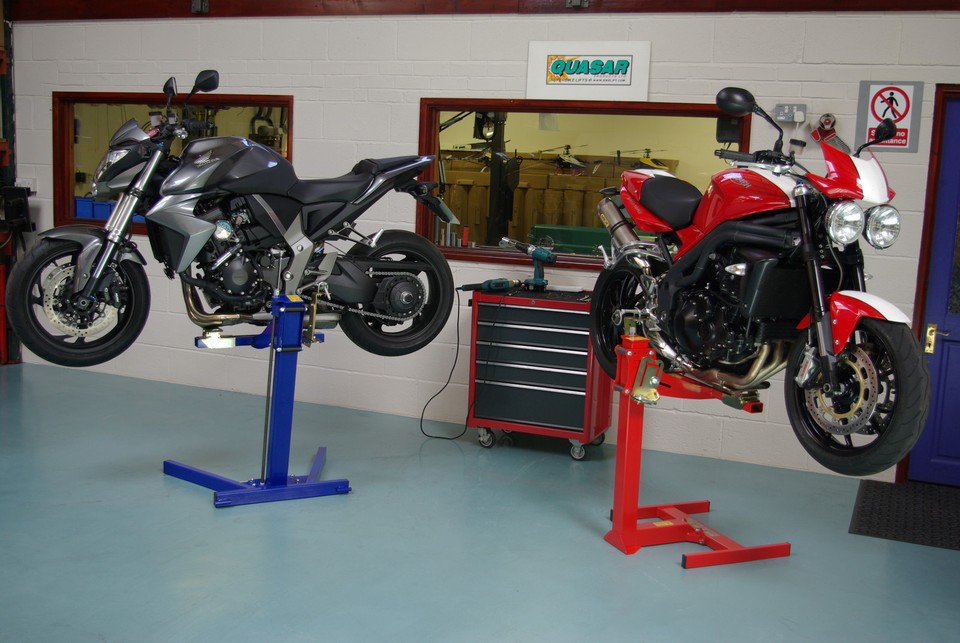 EazyRizer Big Blue Motorcycle lift, Harley Davidson Lift - All ...