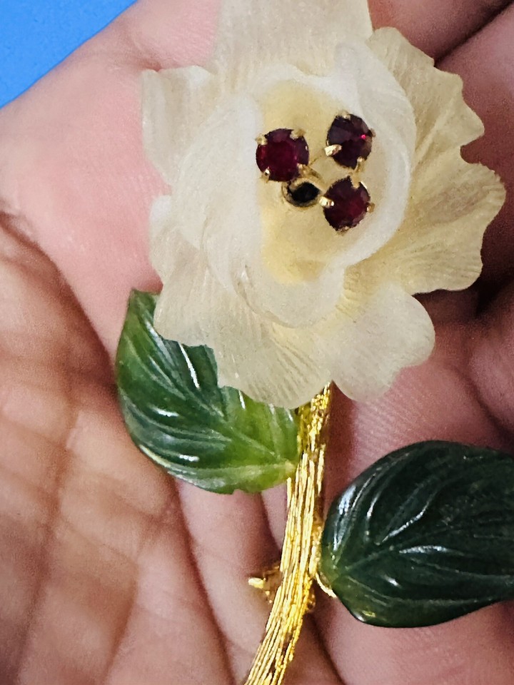 White Frosted Lucite Large Flower Brooch Gold Tone Red Rhinestone ...
