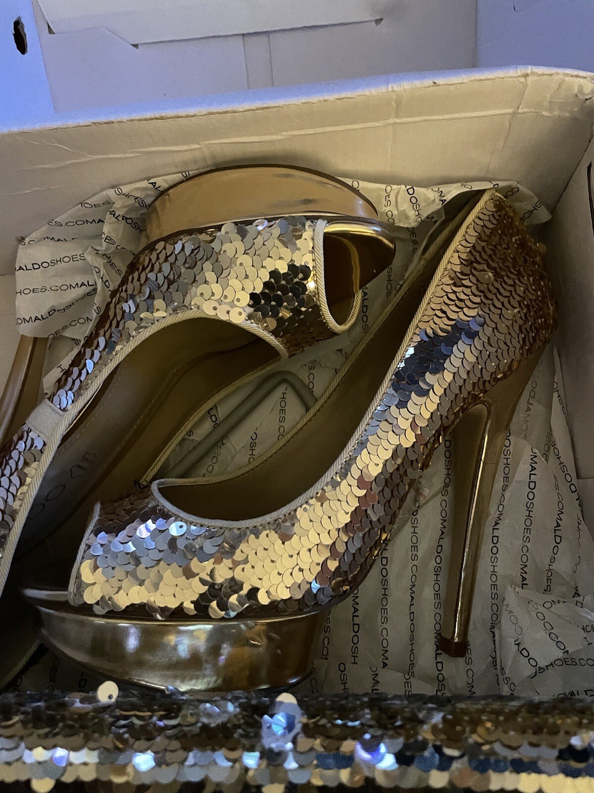 Aldo Gold Sequence heels With Free Matching Purse - Gem