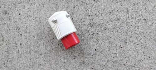 LEVITON NEMA L5-20 20A 125V Nylon Twist Grounding Connector, Red&White ...
