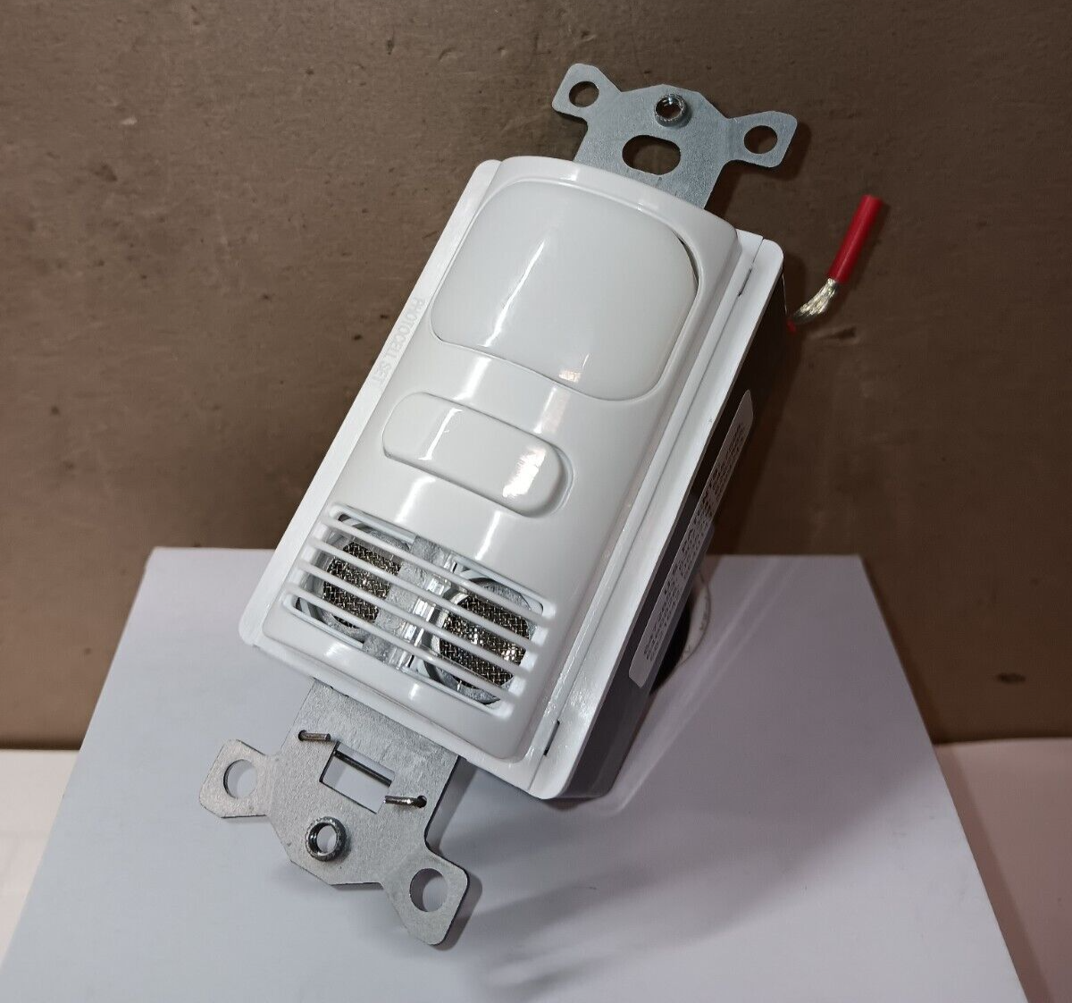 Hubbell Lighthawk Sensors LIGHTHAWK® DIMMING PIR WALL SWITCH SENSOR