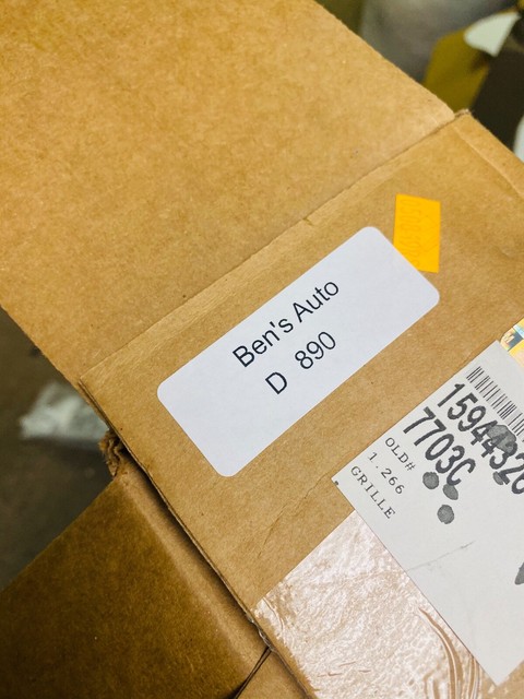 2007 - 2013 Chevrolet Suburban Tahoe Avalanche Front Grille 15944326 ...