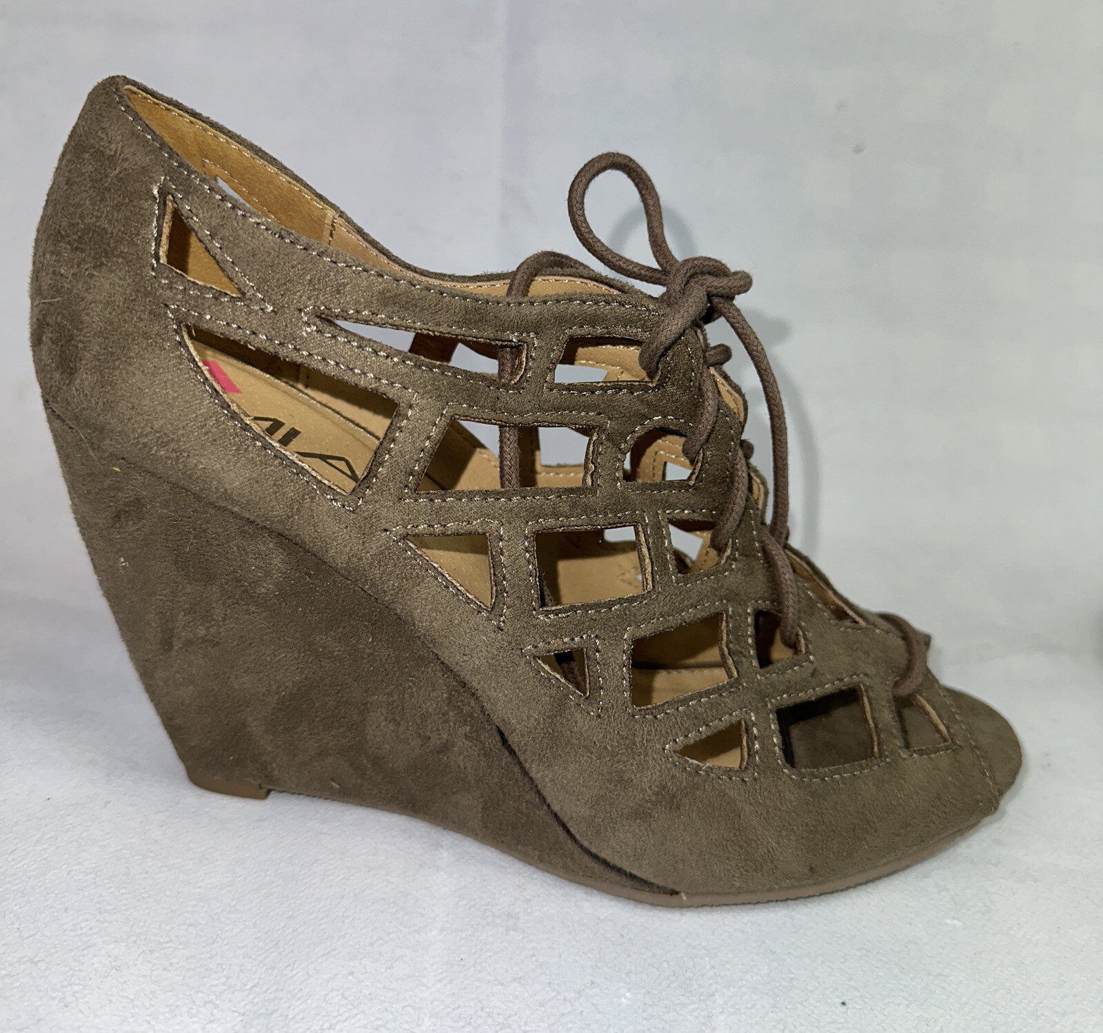 Mia Peep Toe Cutout 4 Inches Wedge Sandals Taupe Neutral Women’s Size ...