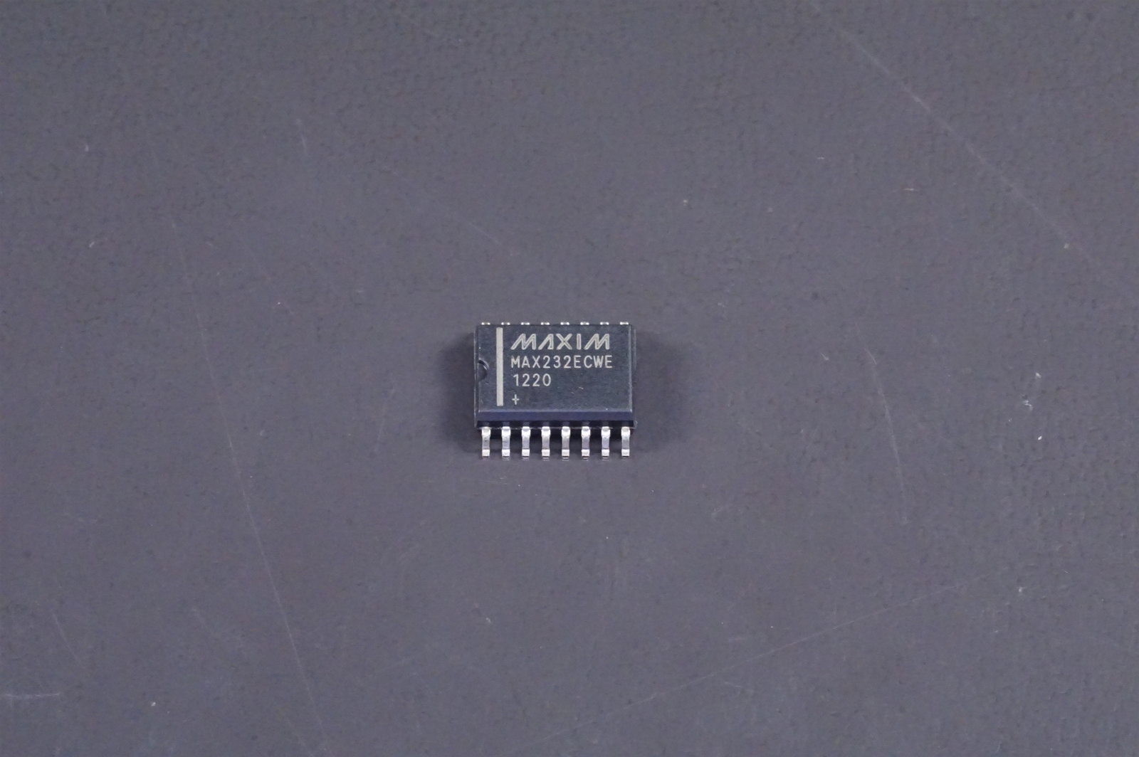 MAX232ECWE+ Maxim Integrated Transceiver 2/2 RS232 120kbps 500mV SMT 16 ...