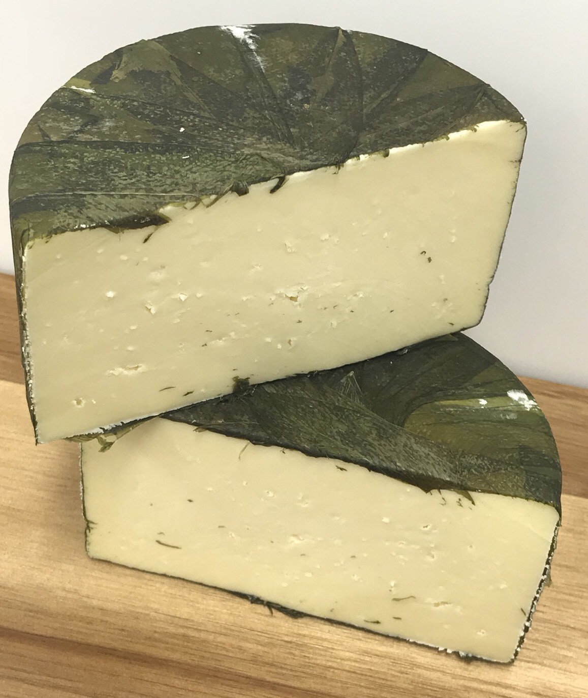 Cornish Yarg Wild Garlic Cheese 1.8kg Whole Round Wild Garlic Covered ...