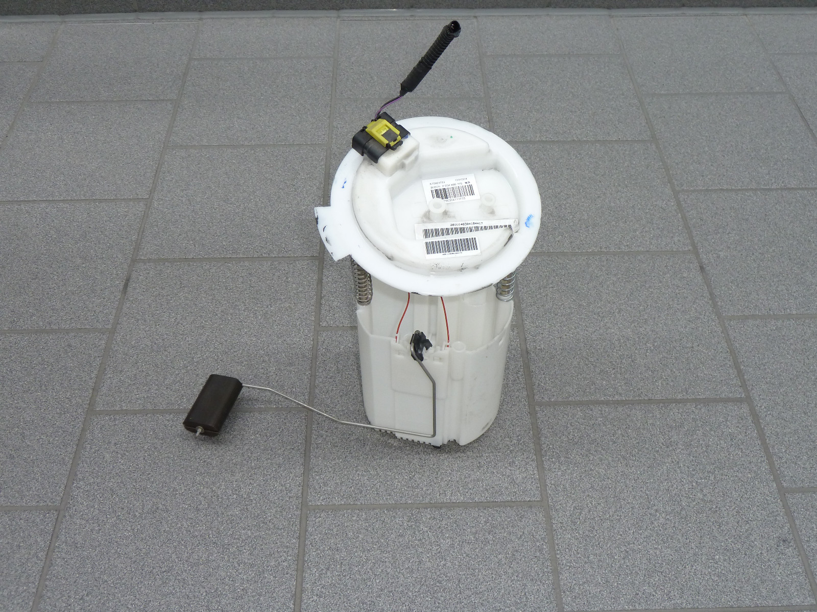 Maserati Ghibli V6 3.0 4WD Level-Sensor Fuel Pump Rear Right 670003733 ...