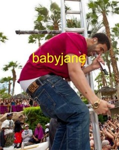 001 DRAKE SINGING ON STAGE IN SAGGING PANTS PHOTO | eBay