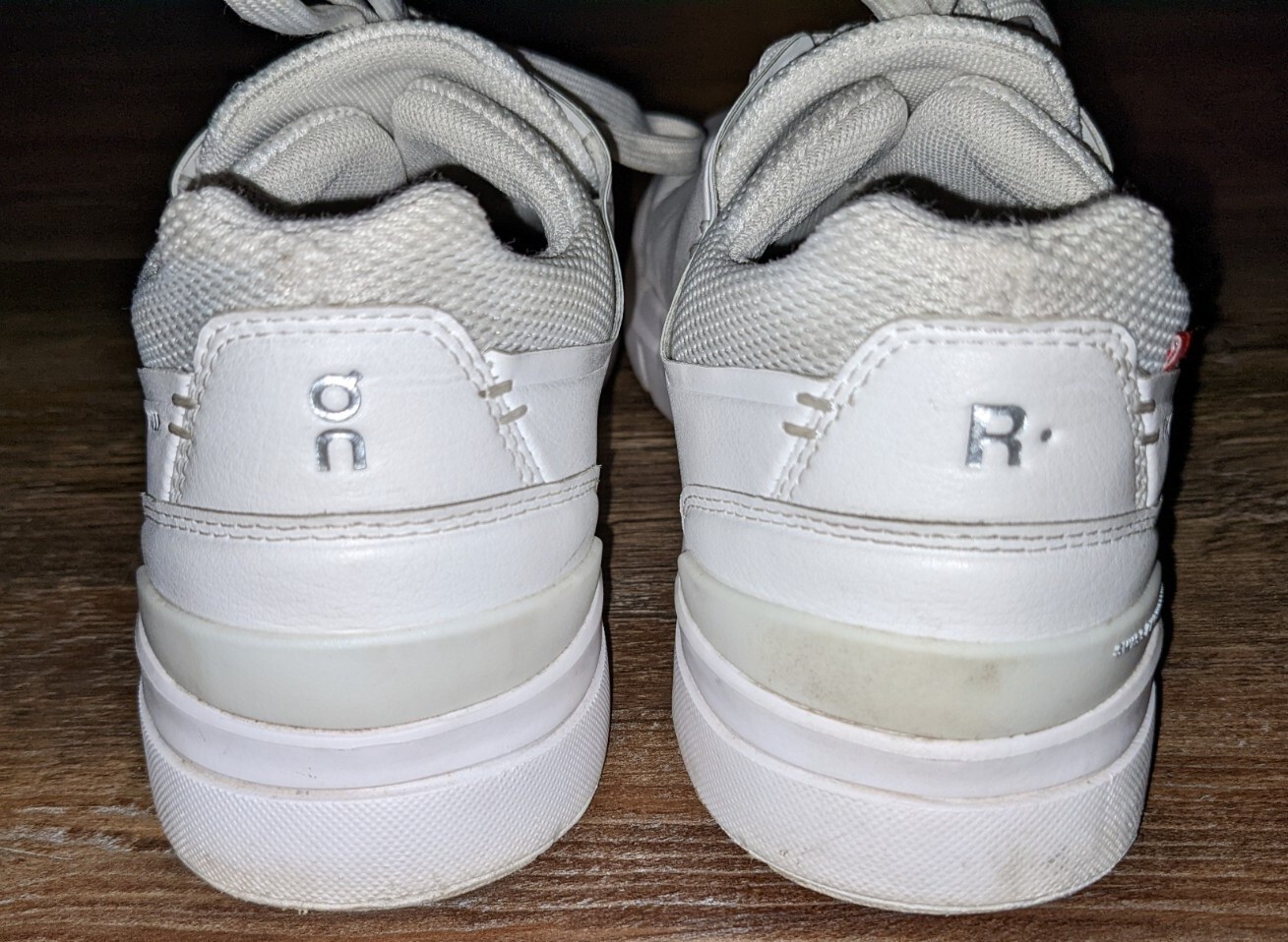 On Cloud ON The Roger Advantage womens all white leat… - Gem