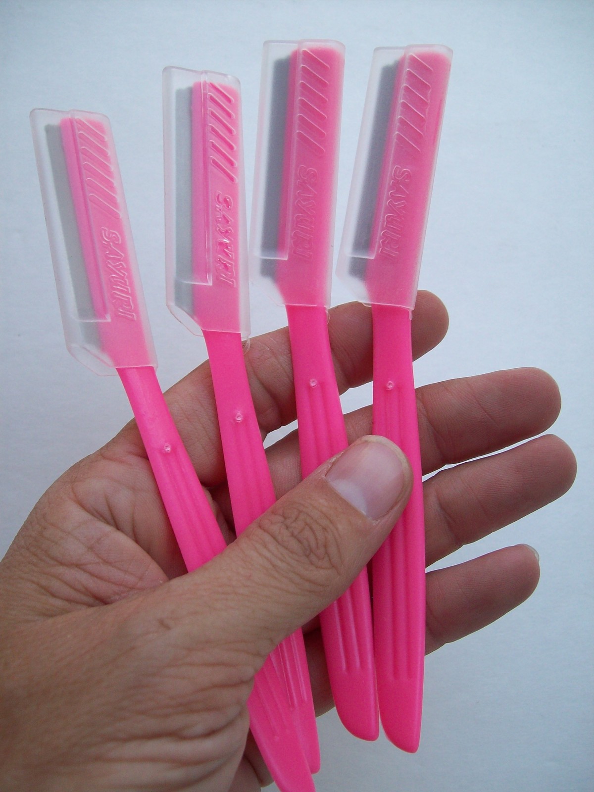 SAYURI RAZORS LOT OF 4, PINK PLASTIC HANDLES, STAINLESS BLADES! 5 3/4 ...