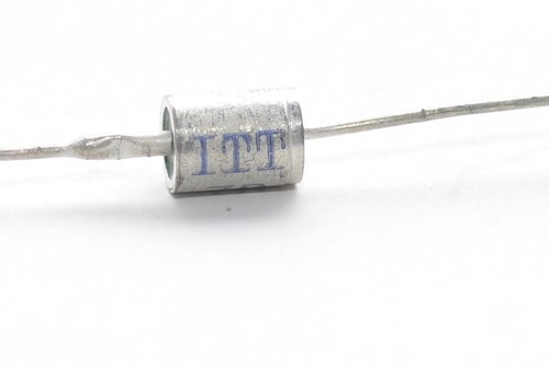 2x Vintage Zener-Diode von ITT ZD39 / ZD 39, 39 Volt / 1.3 Watt, MIL ...