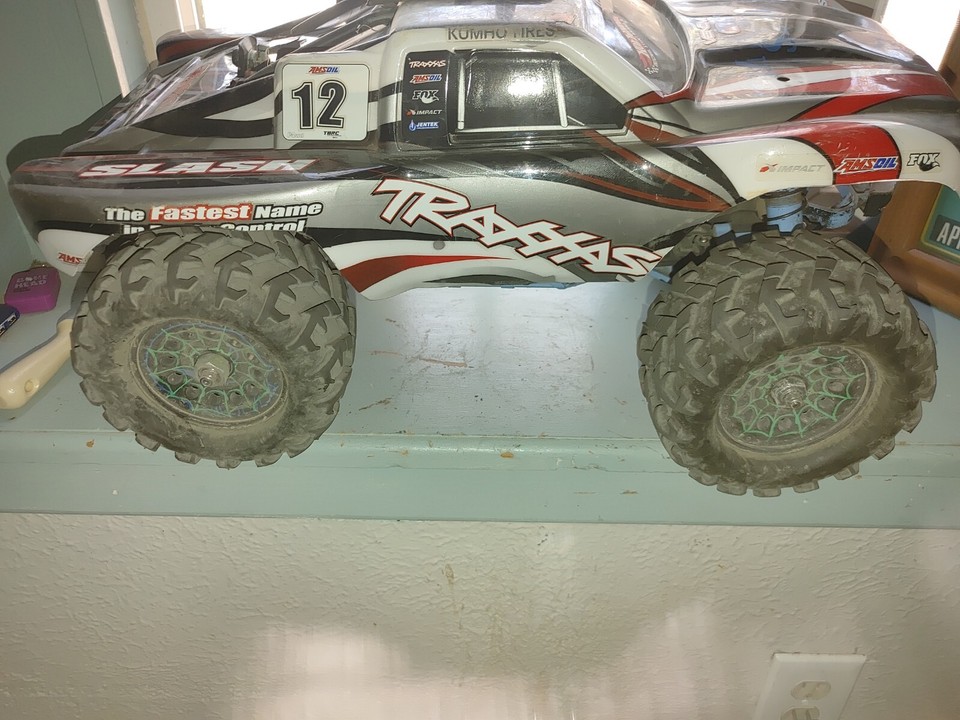 Traxxas Maxx 4s With Bashing Body And Remote Runs Fast I Will Throw In ...